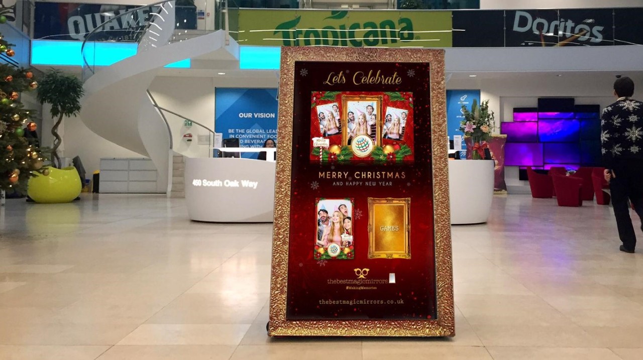 Why Photo Booths Are a Hit at Jackson, MS Corporate Events - RocdaParty